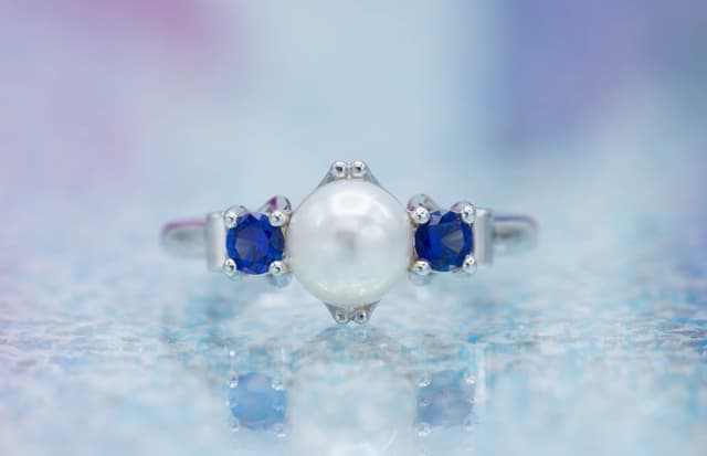 How Pearls Form: Mollusks Create Gemstones from Aragonite and ...